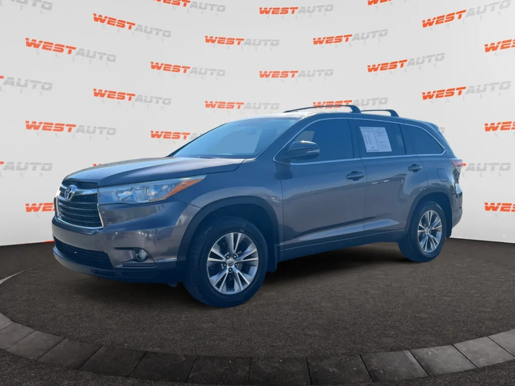 Used 2015 Toyota Highlander LE Plus V6 for sale in West Valley City, UT ...