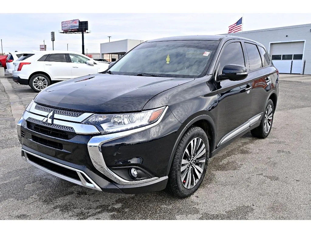Used 2019 Mitsubishi Outlander SE for sale in Terre Haute, IN at ...
