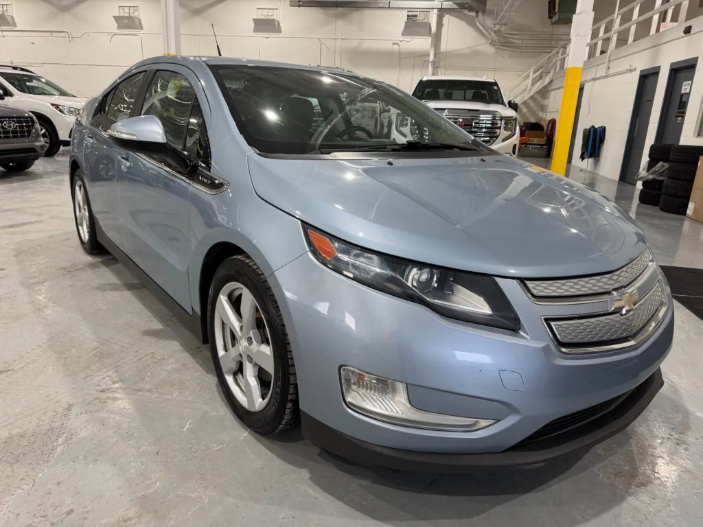 Used 2013 Chevrolet Volt Premium for sale in Troy, MI at 8-11 Motor ...
