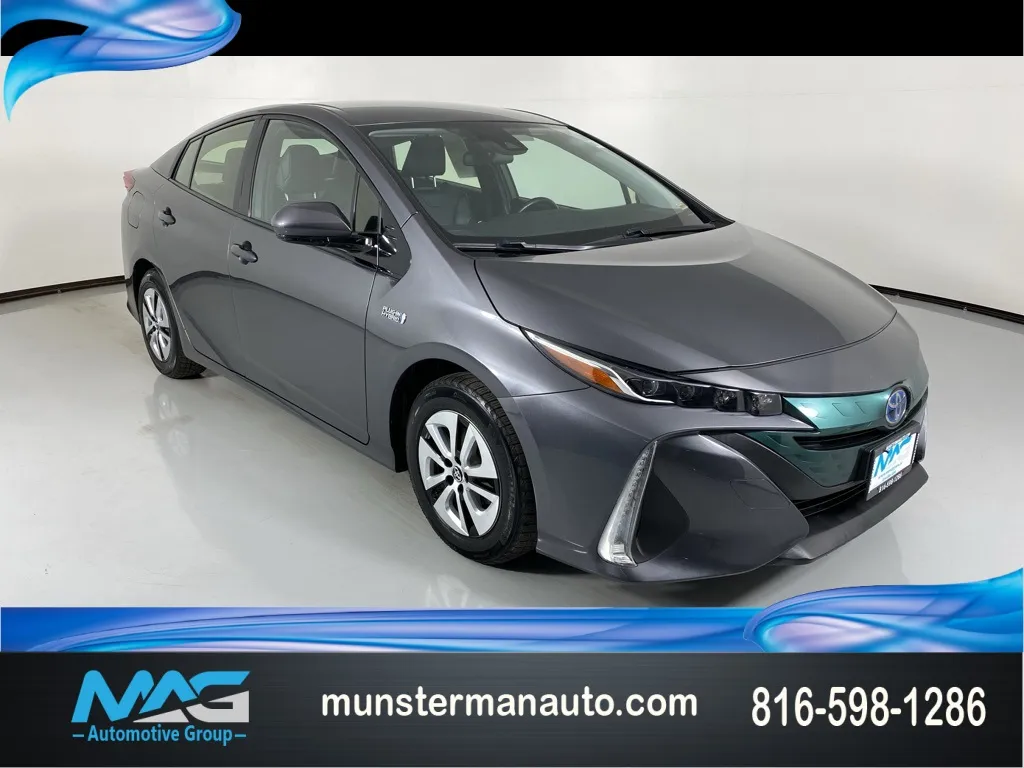 Used 2018 Toyota Prius Prime Plus for sale in Blue Springs, MO at ...